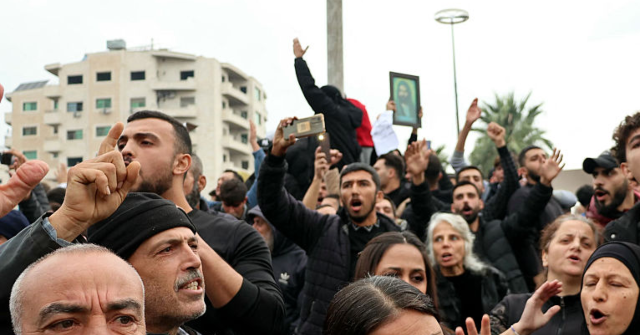 Syrian 'Security Forces' Shoot at Protesters in Alawite Stronghold