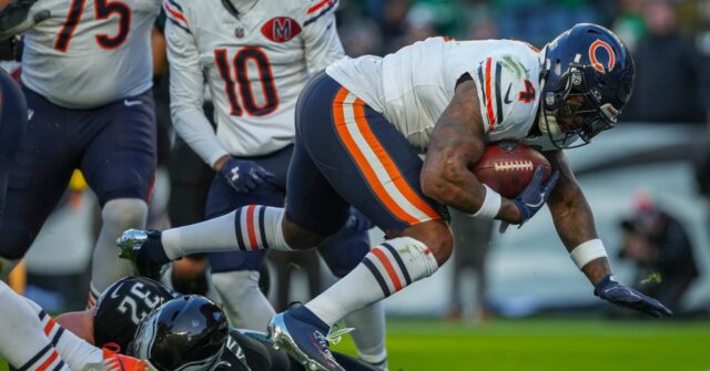 Bears' dominant rushing attack leads to their 5th straight win, 24-15 over reeling Eagles ...