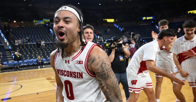 Wisconsin beats No. 2 Michigan 91-88 to give Wolverines their 1st loss ...