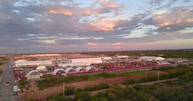 Microsoft takes over a Texas AI data center expansion after OpenAI ...