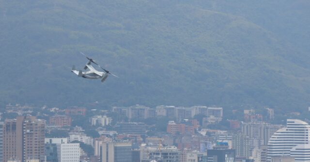 US military conducts a rapid response exercise at embassy in Venezuela ...