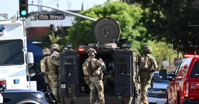 Police locked in negotiations with man in Bakersfield holding hostages ...