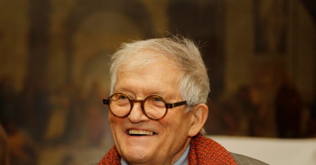 David Hockney, artist renowned for his pool scenes, has died at 88 ...
