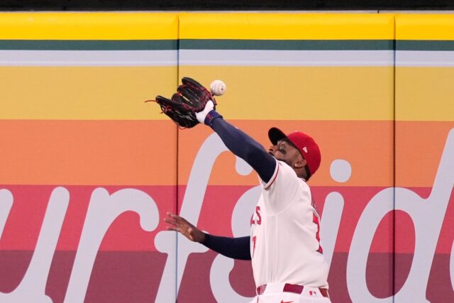 Angels outfielder Jo Adell misplays flyball into home run off his head ...