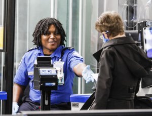 ADP: Private payrolls grew by 122,000 in May; better than expected ...