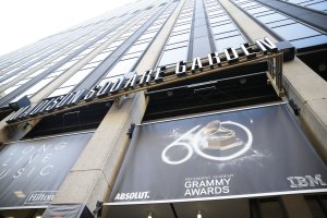 Concertgoer dies after apparent fall at Madison Square Garden - Breitbart